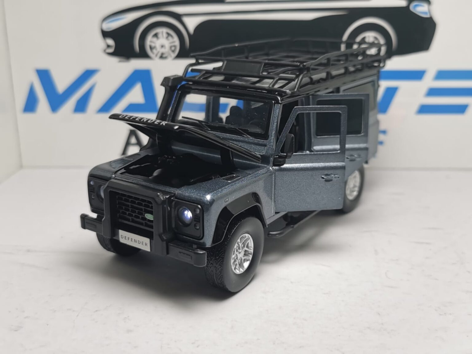 Macheta auto Land Rover Defender 110 cu led-uri si sunete - stornoway ...